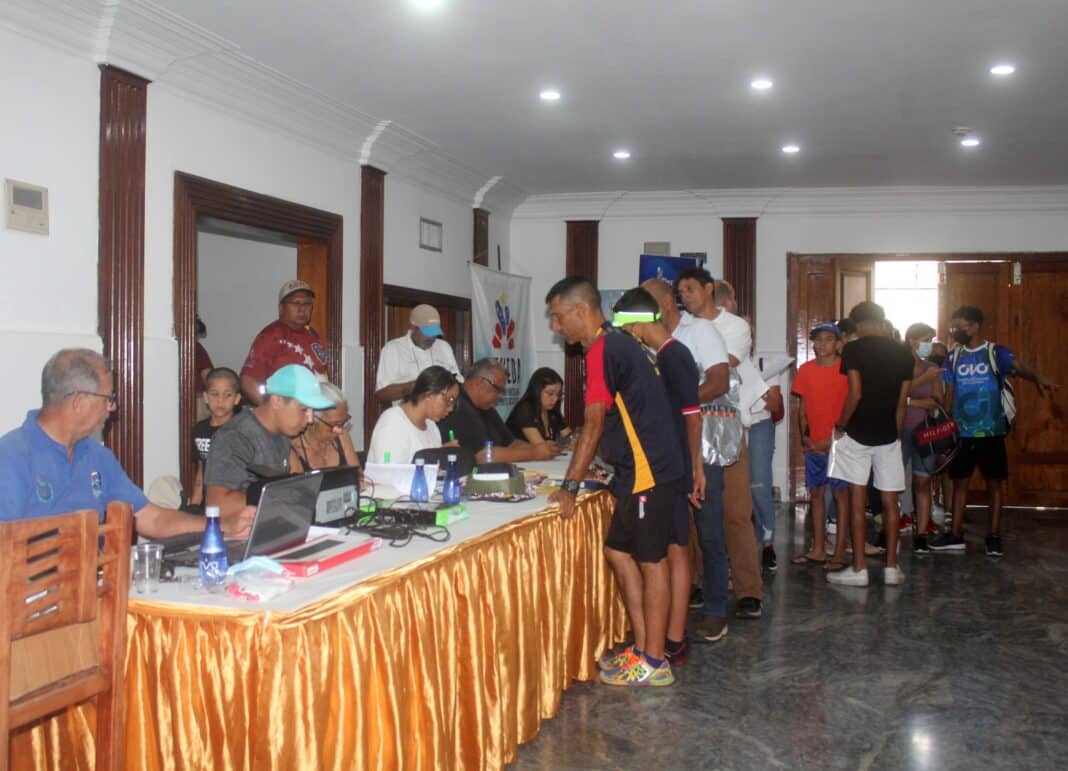 Celebran Campeonato Nacional de Aguas Abiertas en Puerto Cabello