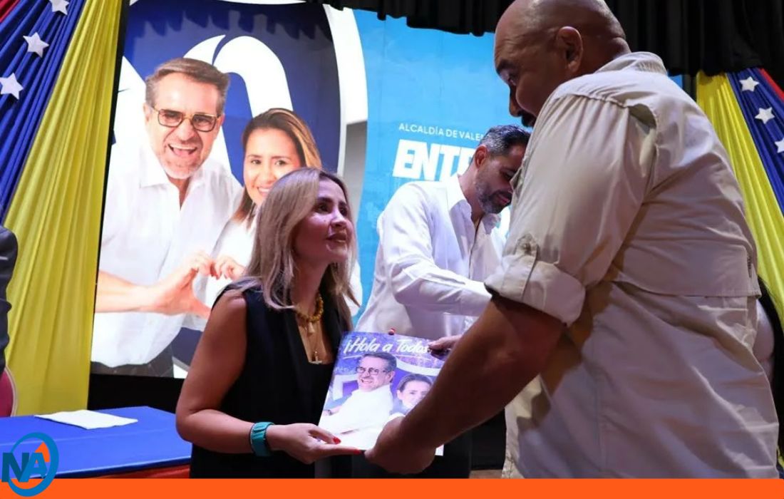 Alcaldesa Dina Castillo entrega títulos de propiedad en Valencia